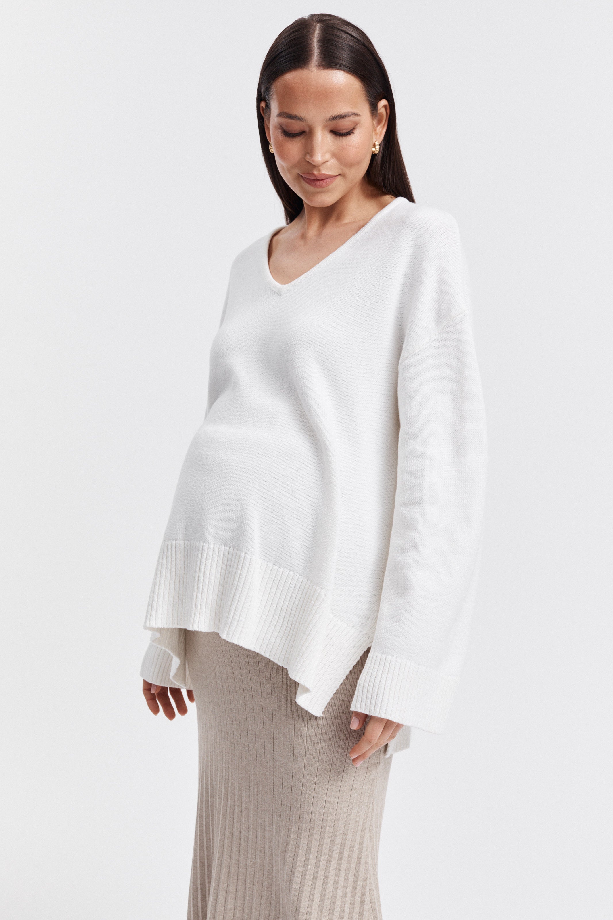 Stylish Breastfeeding Friendly V Neck Jumper (White) | LEGOE HERITAGE ...